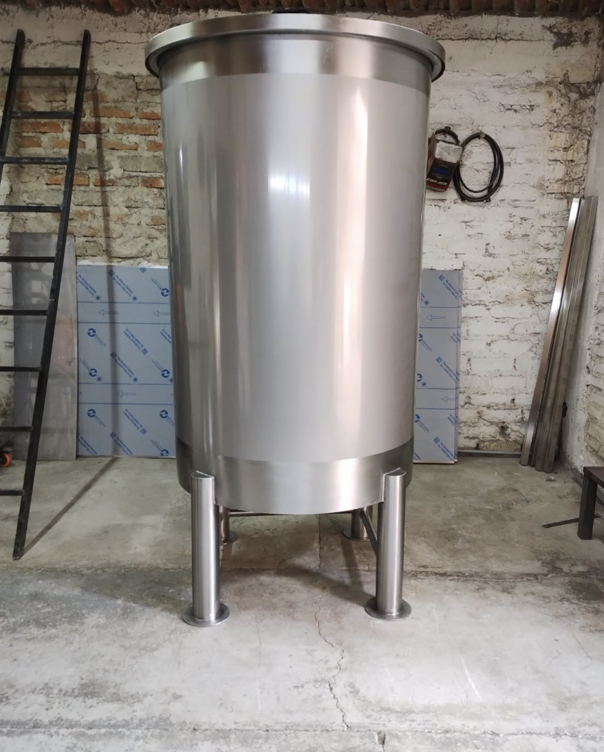 Tanque con capacidad de 1200 litros - Equipos en Acero Inoxidable ...